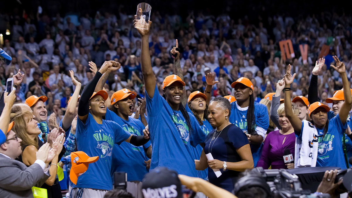 WNBA champion Sylvia Fowles shows up for Lynx’s second-straight ...