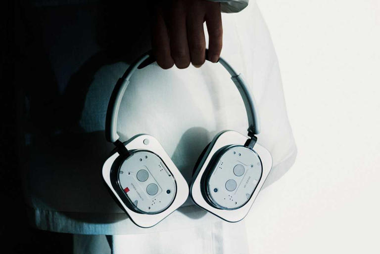 Nothing unveils Headphone (1) with transparent design and long battery life