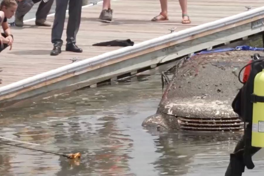 Divers find human bones in sunken car at Mount Sinai’s Cedar Beach
