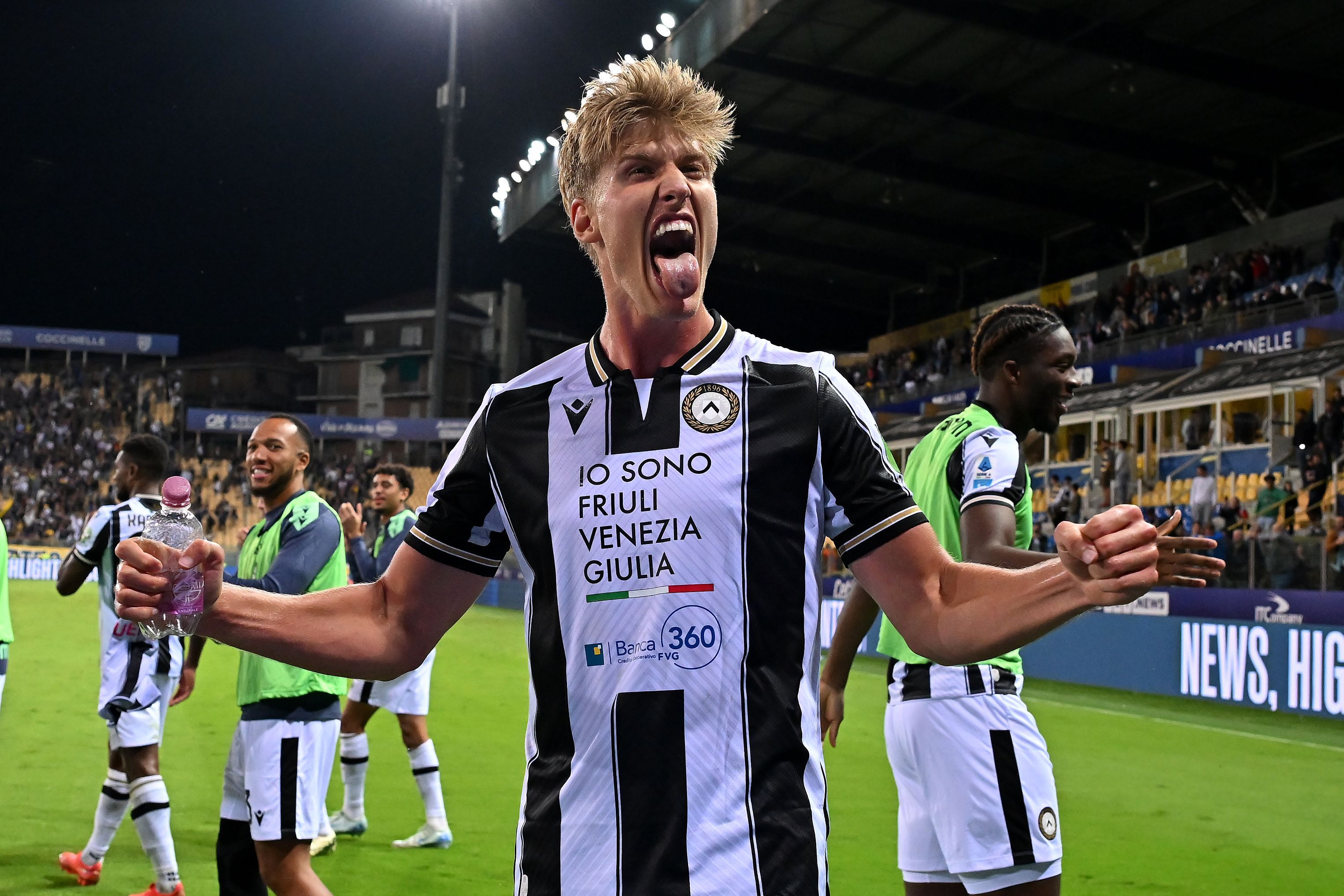 'Plotting another bid' - Wolves reignite interest in £12m defender as ...
