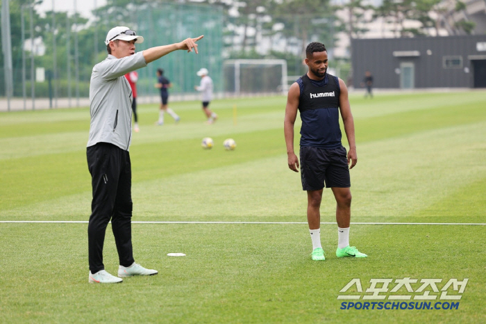 Suwon FC, which is about to say goodbye to Super Crack Andersson ...