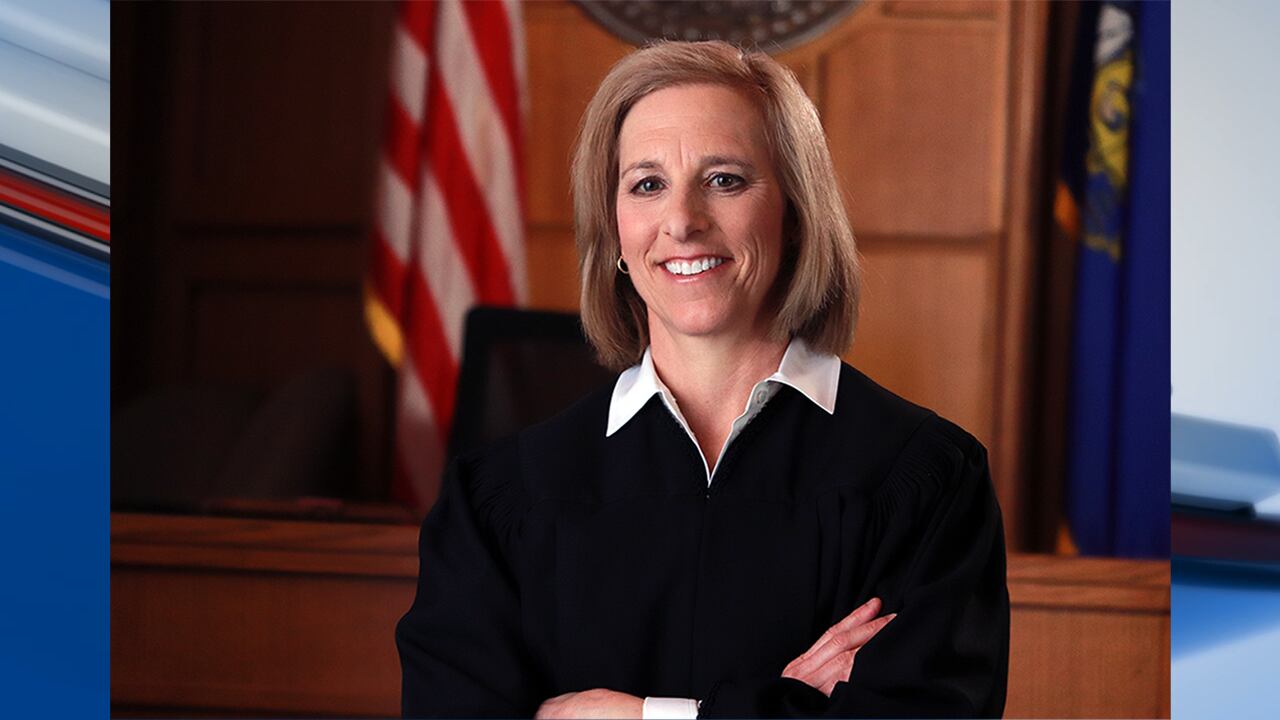 New chief justice sworn in to lead Wisconsin Supreme Court