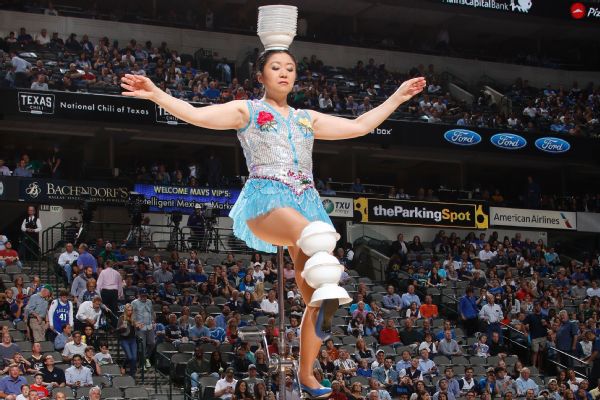 Red Panda injured during Commissioner's Cup performance