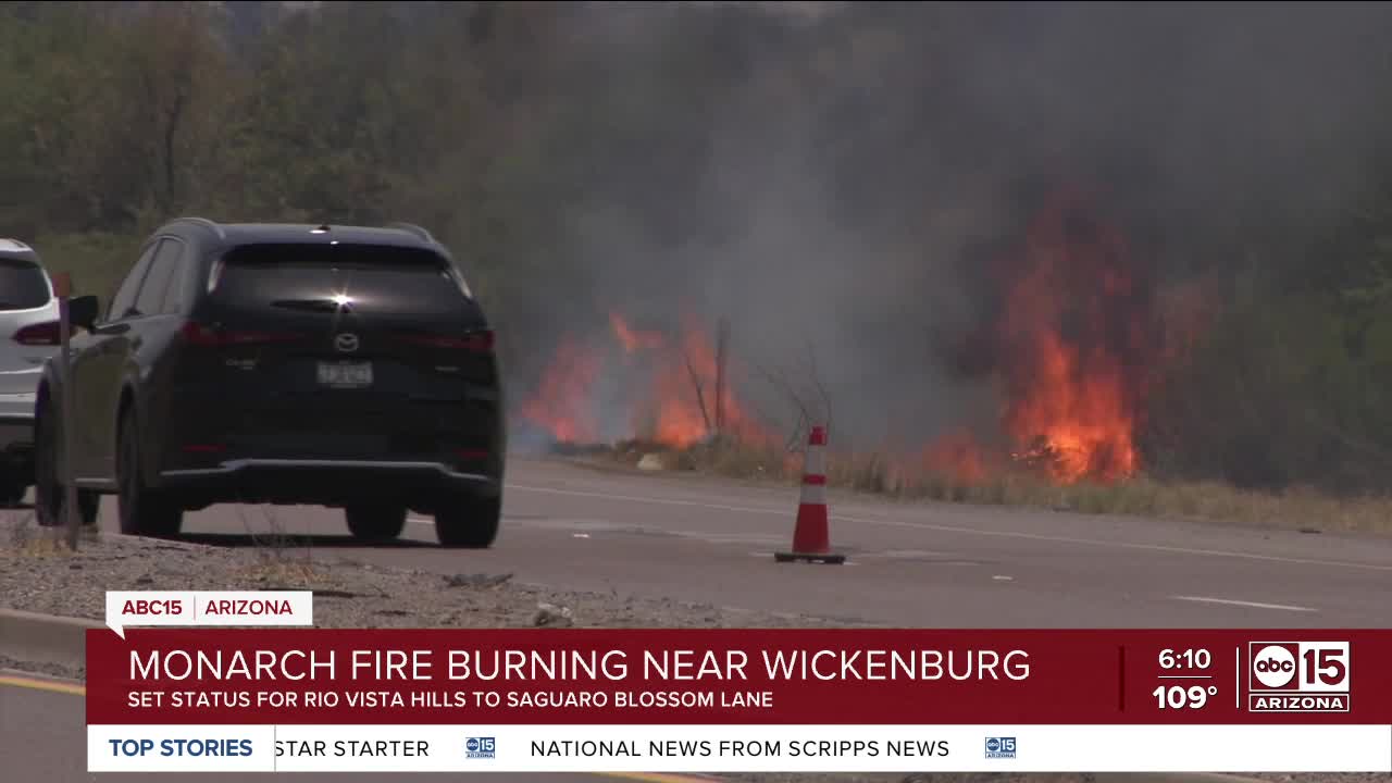 Brush fire burning off U.S. 60 near Wickenburg