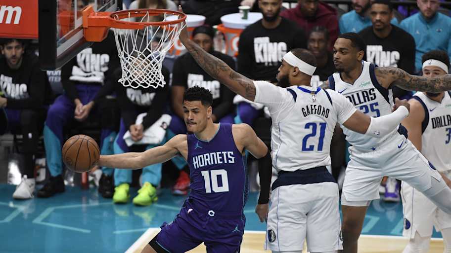 Charlotte Hornets mock trade: Jeff Peterson brings a familiar face back ...