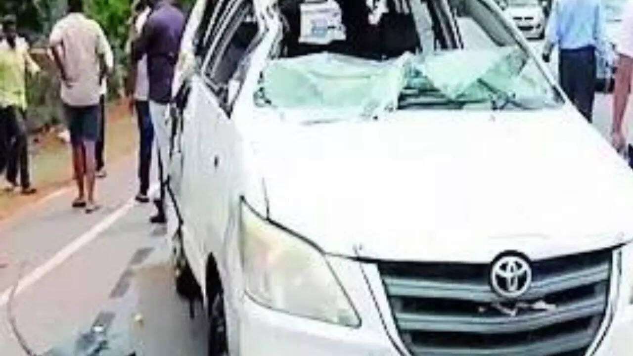 Bengaluru accident: Innova topples seven times, kills 5 of 8 friends ...