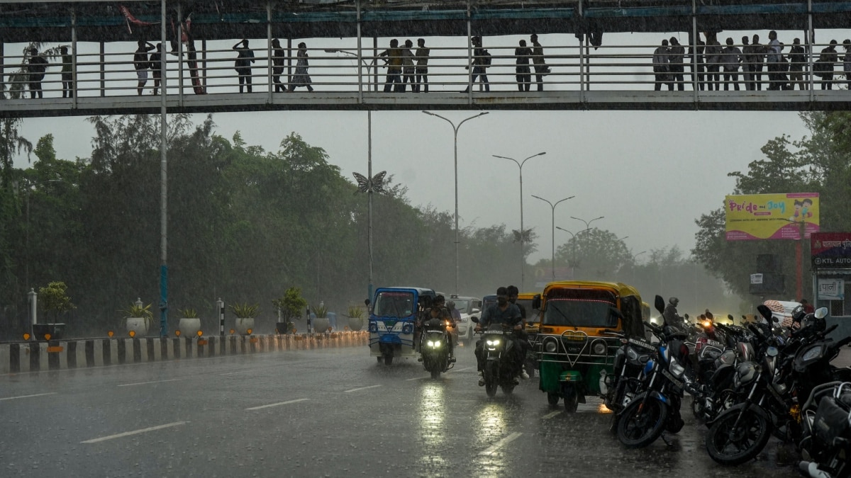 Heavy Rain Expected In UP In Next 24 Hours, Thunderstorm Warning For 22 ...