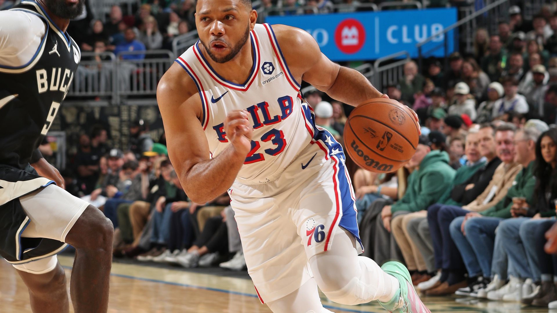 Eric Gordon re-signs with Sixers on one-year deal