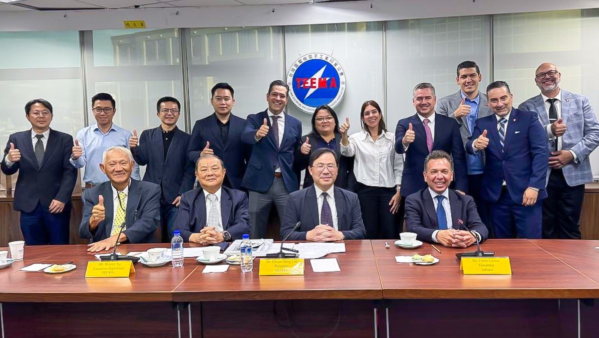 Pablo Lemus busca inversiones del sector tecnológico de gira en Taiwán