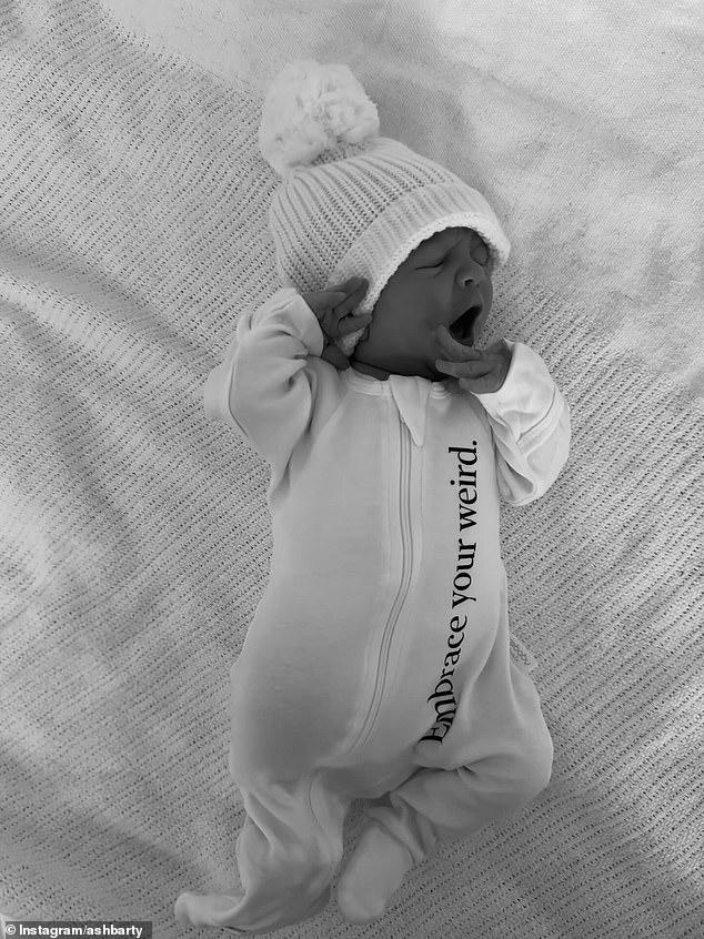 Ash Barty shows her fans the first pic of her newborn baby girl with ...