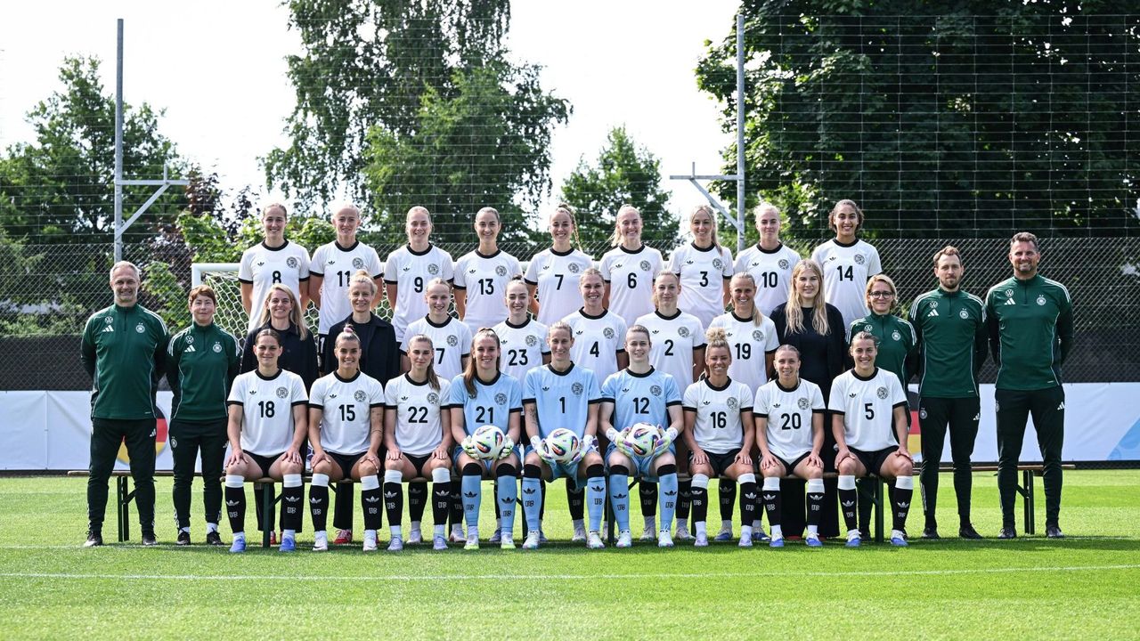 Gipfelsturm vor EM-Mission: Überraschung für DFB-Frauen