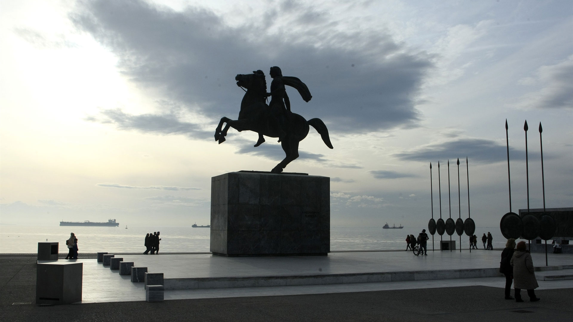 Στα «έδρανα» ο Μέγας Αλέξανδρος