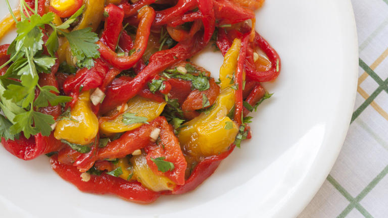 Peperoni fritti, la ricetta in padella pronta in 20 minuti