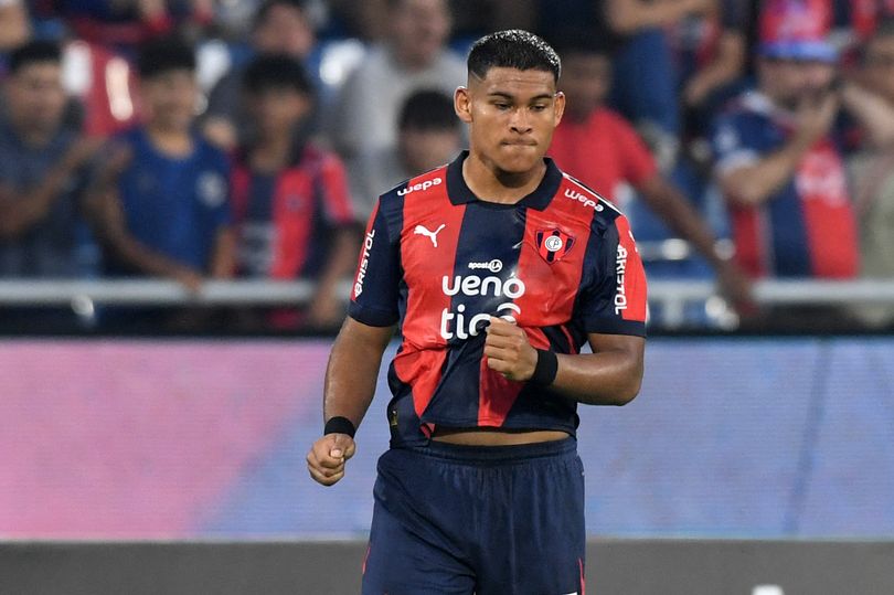 Who is Diego Leon? Meet £7m Manchester United signing compared to Wayne ...