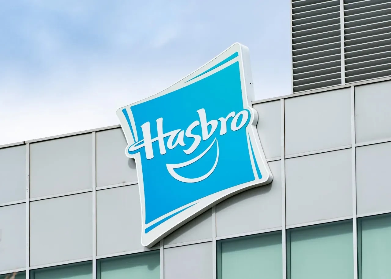 Hasbro Gains After Goldman Sachs Upgrade, Casino Licensing Partnerships