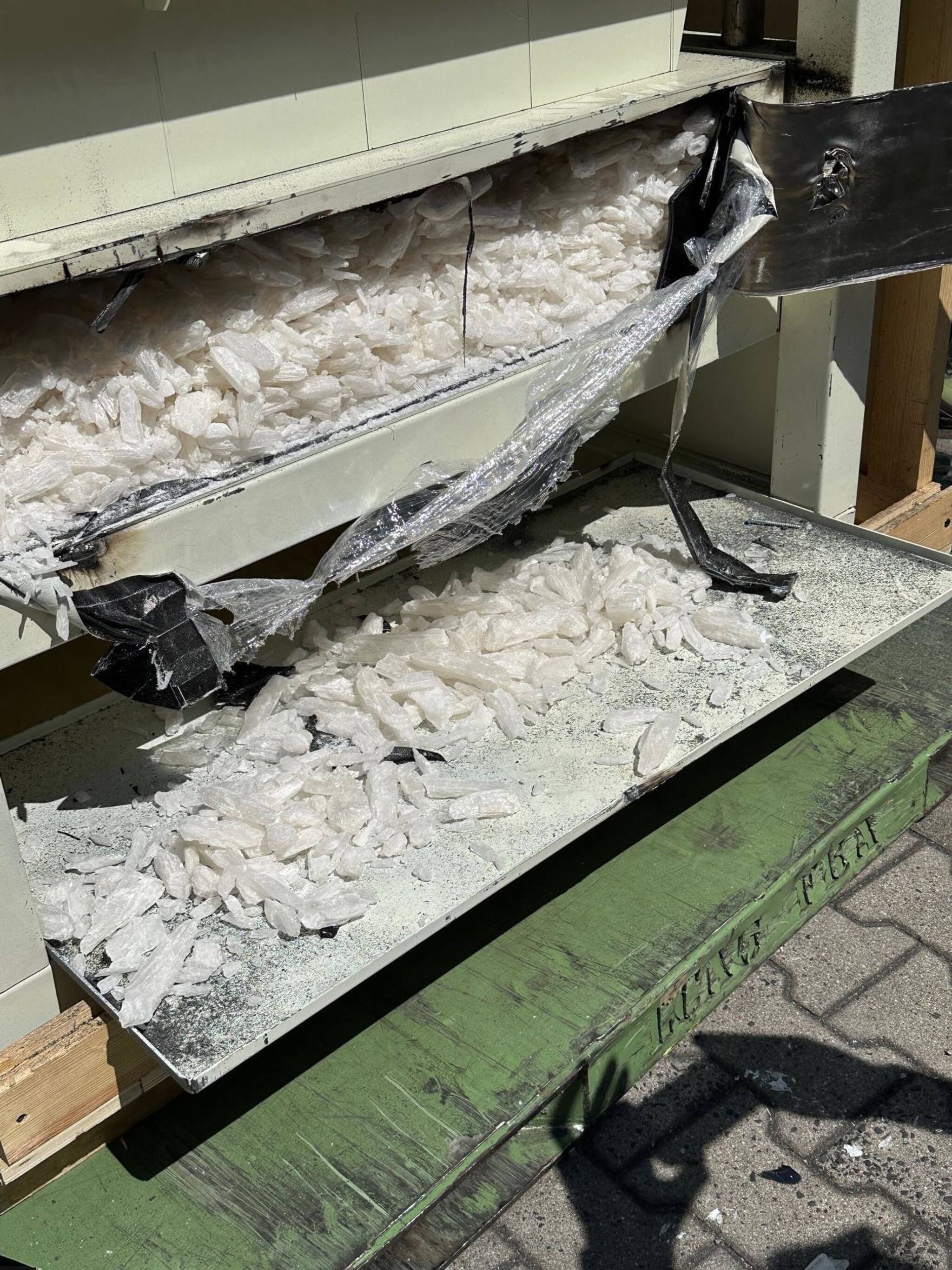 Crystal Meth im Millionenwert am Flughafen gefunden