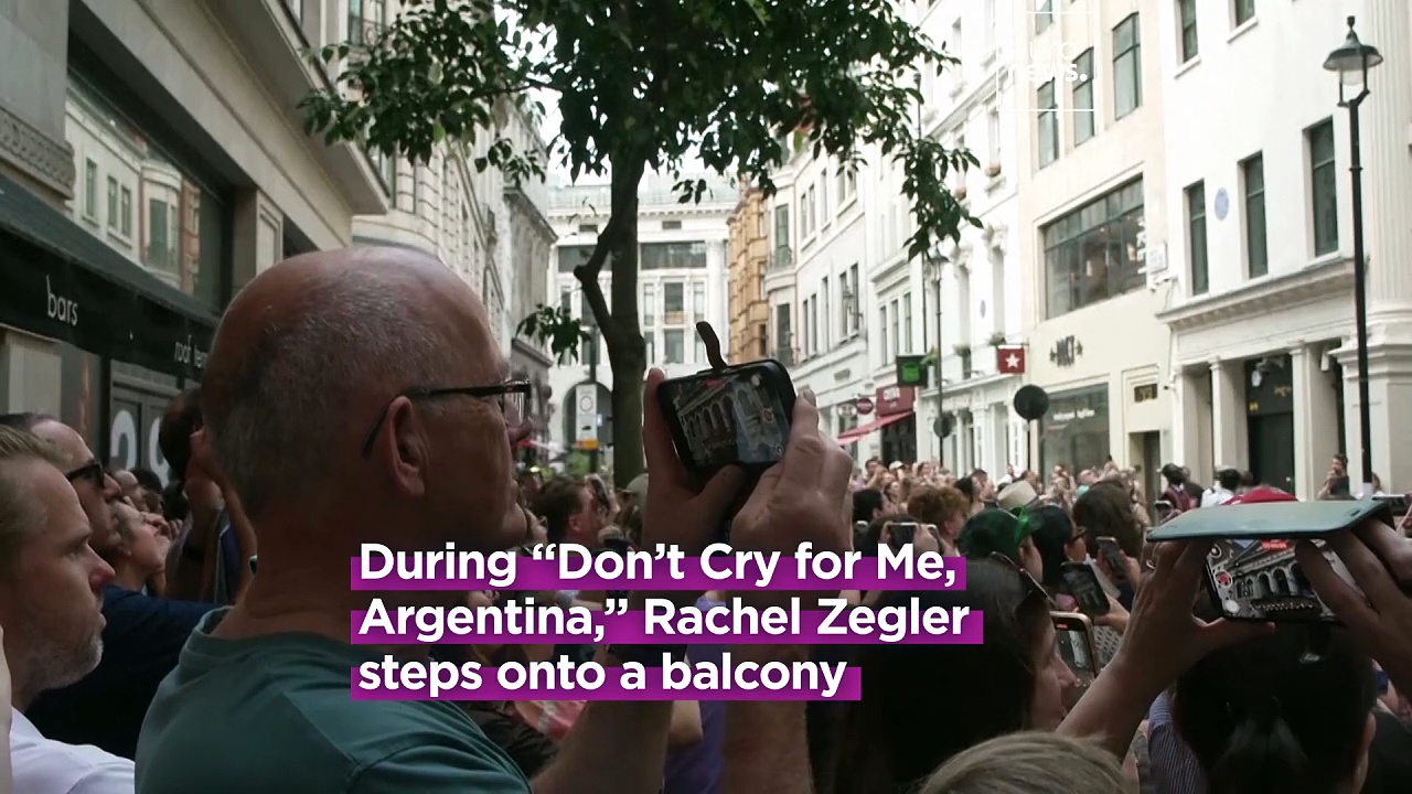 Rachel Zegler serenades London from Palladium balcony in Evita - but ...