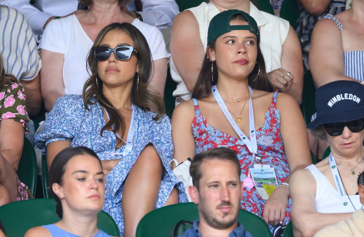 Jessica Alba s’offre une sortie à Wimbledon avec sa fille Honor, son sosie