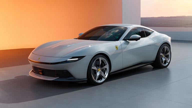 Ferrari Amalfi: El sucesor del Roma mantiene un V8 y vuelve a los botones físicos