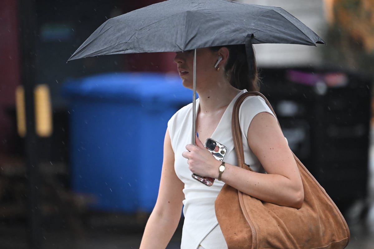 London weather: It's raining! Commuters rejoice as cooler, damp morning ...