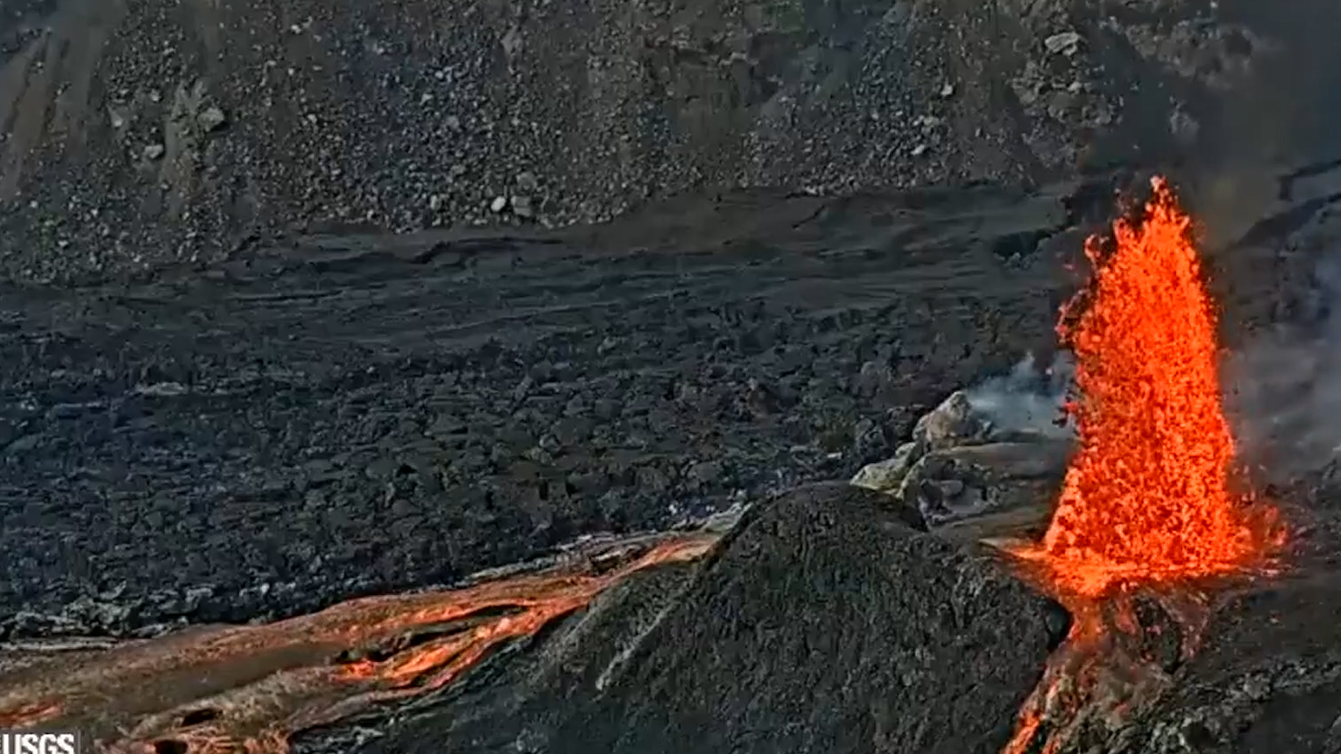 Video shows Mount Kilauea spewing lava during recent eruption