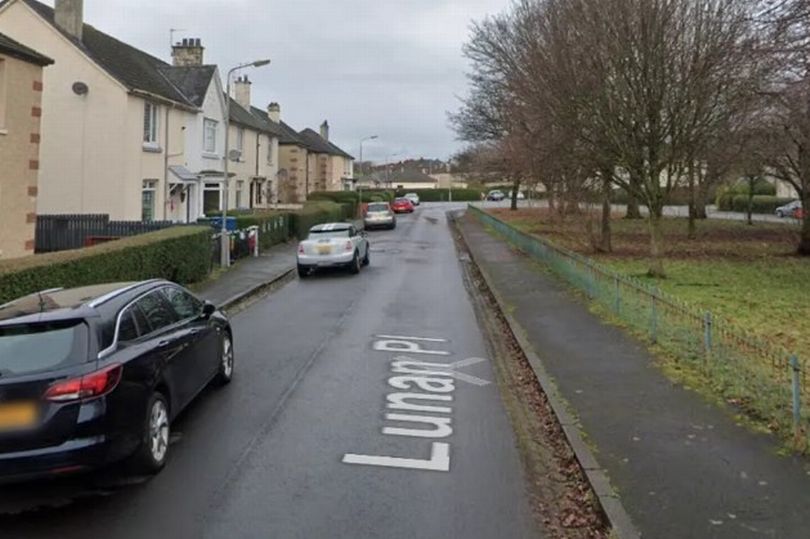Terrifying Glasgow 'machete' attack in broad daylight as man rushed to ...