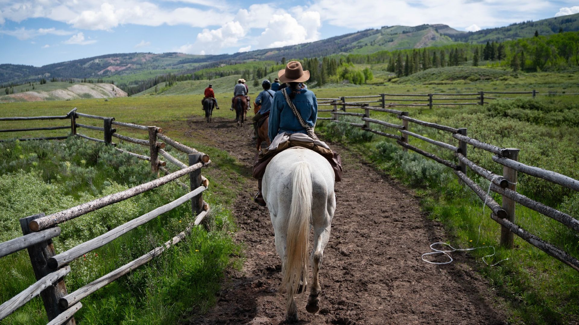 Rustle up some fun at these Western hotels and dude ranches