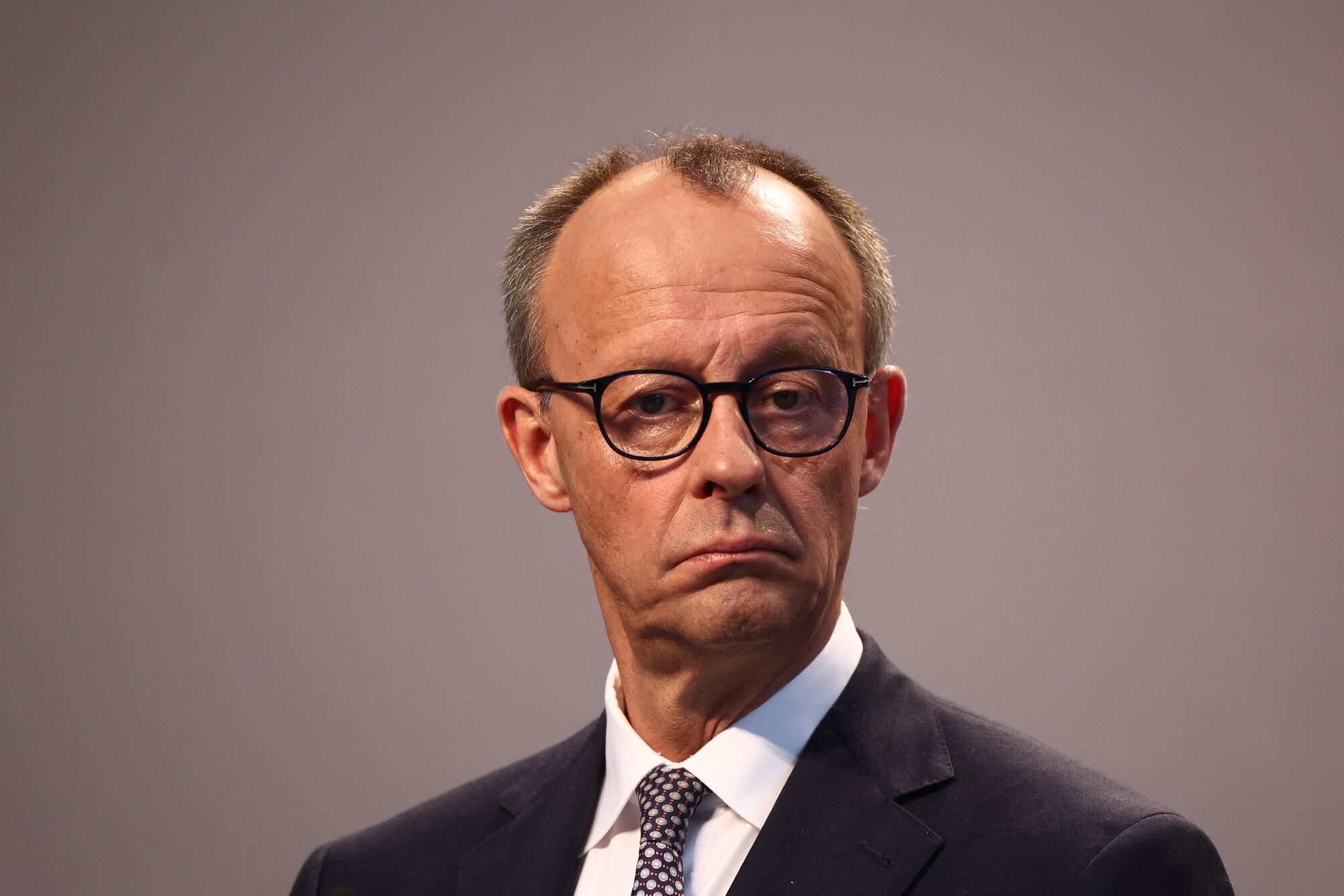 Merz wird Merkel nicht los: Fünf Themen des Tages