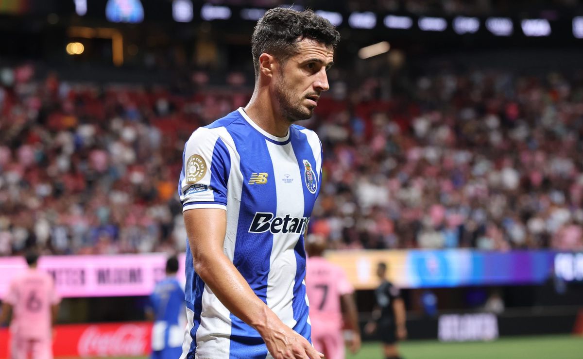 FC Porto confirma saída de Iván Marcano, após demissão de Martín ...