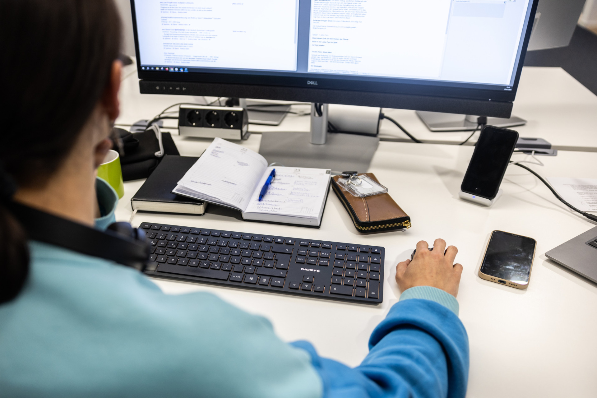 Research links office work to higher risk of insomnia