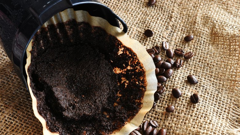 Household Items You Should Be Cleaning With Coffee Grounds