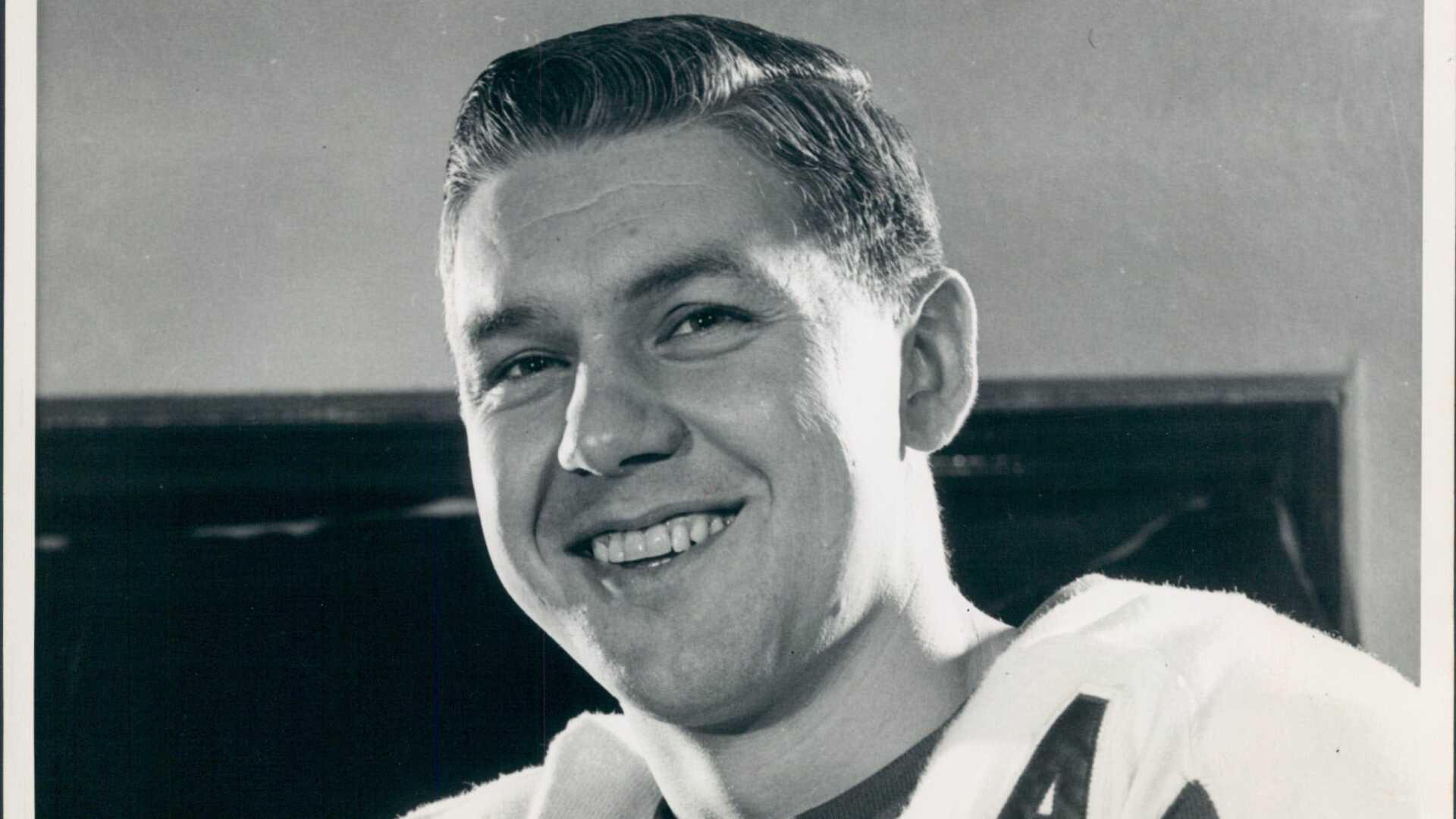 Detroit Red Wings legend and Hockey Hall of Famer Alex Delvecchio dies ...