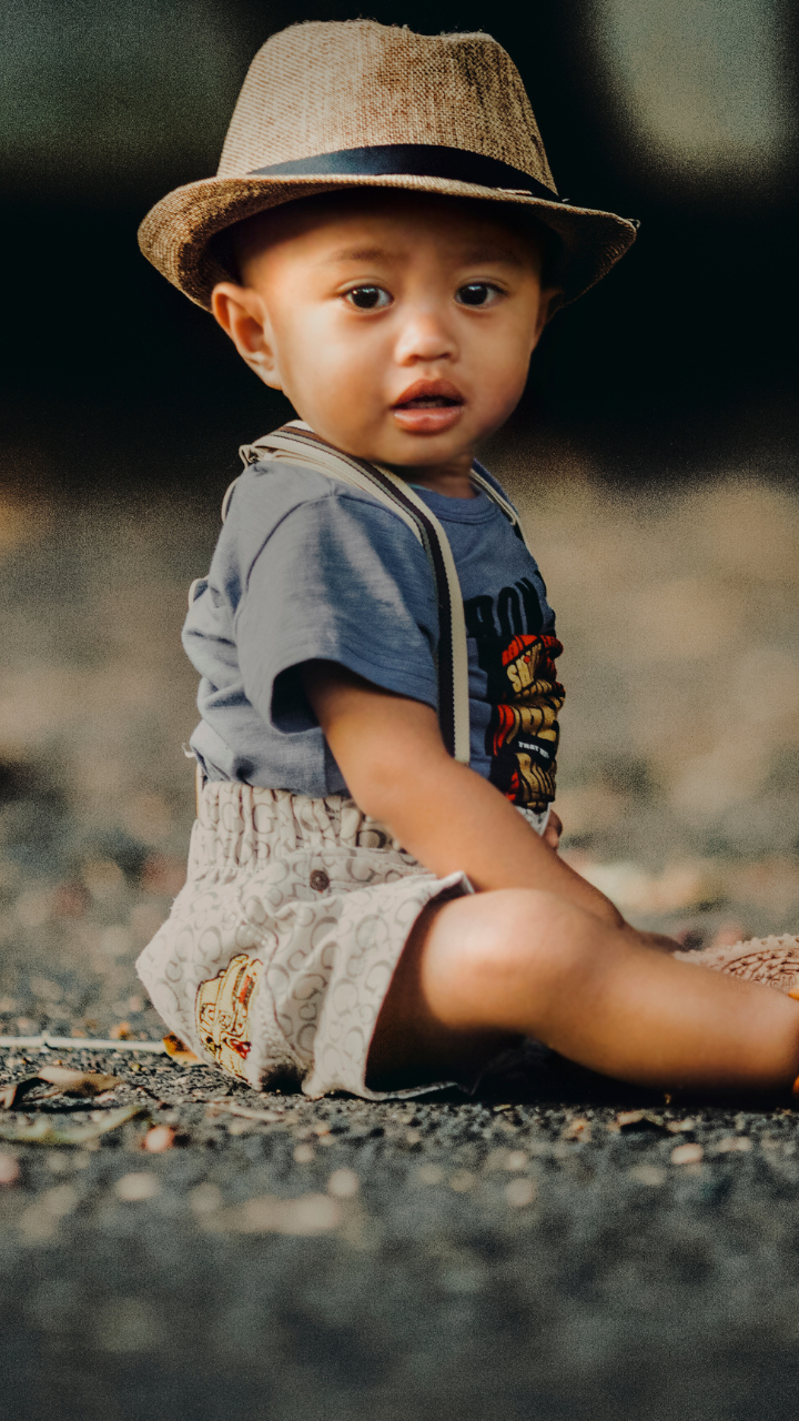 10 baby boy names that mean “wonder”