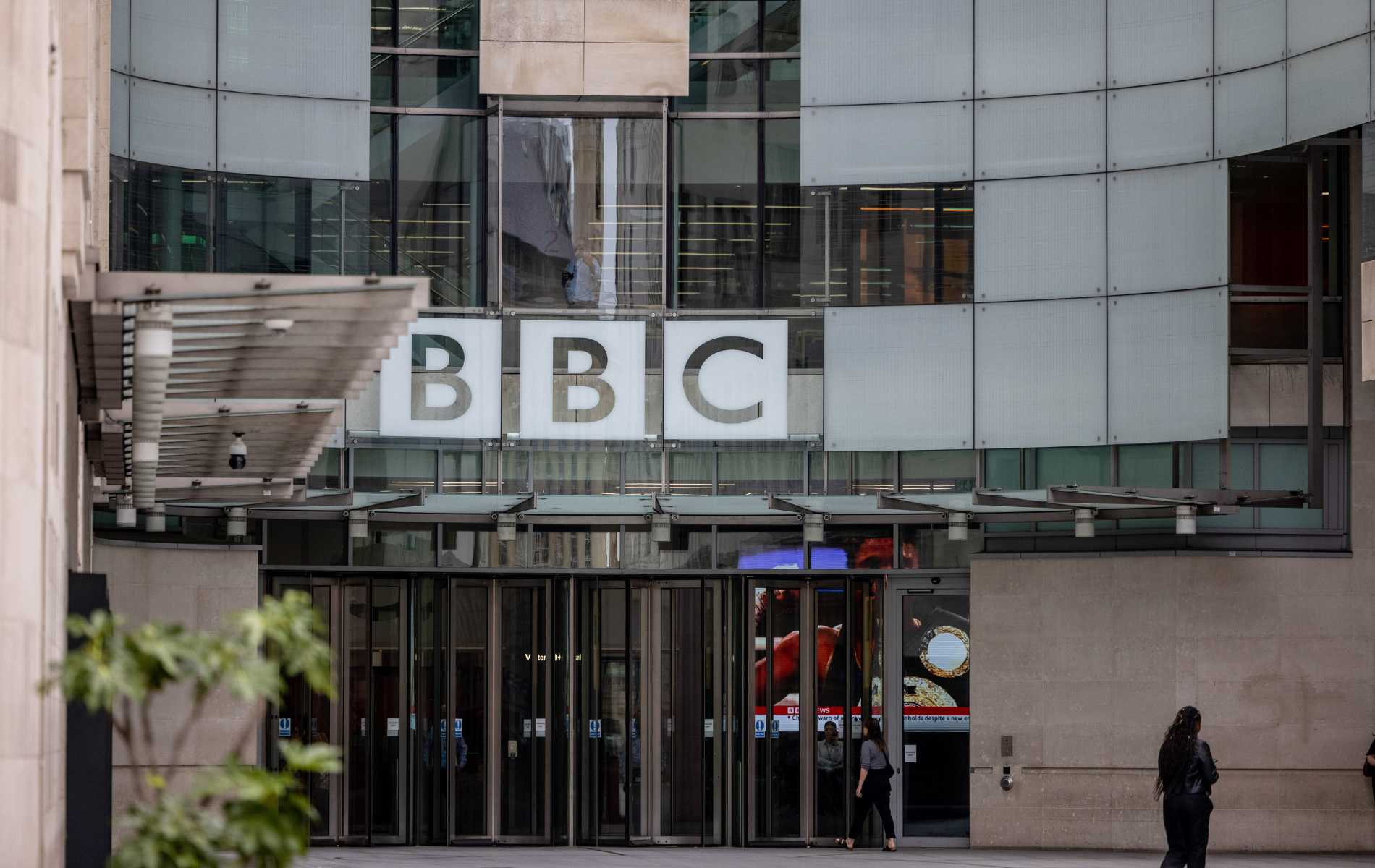 BBC dismisses complaints after newsreader changes ‘pregnant people’ to ...