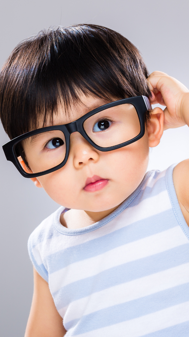 10 baby boy names that mean “wonder”