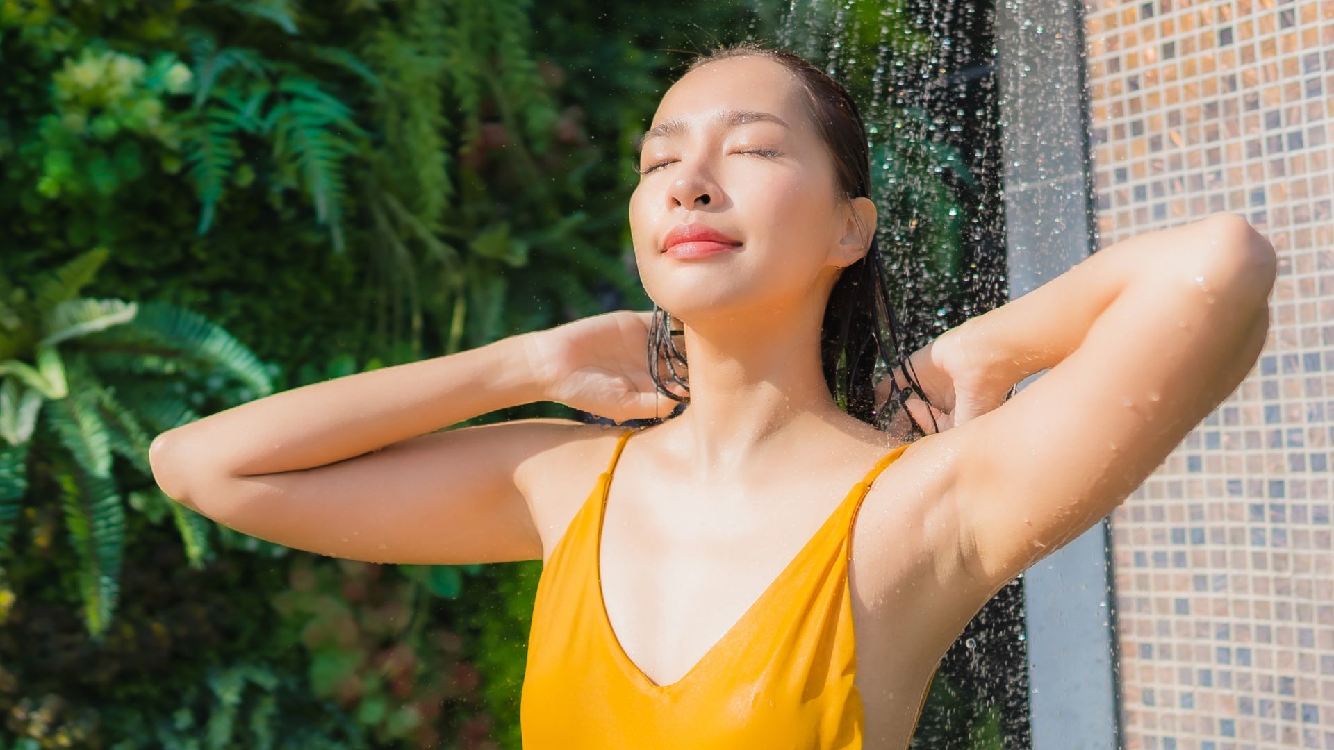 Here's the ideal temperature for a shower when it's really hot (no, not freezing)