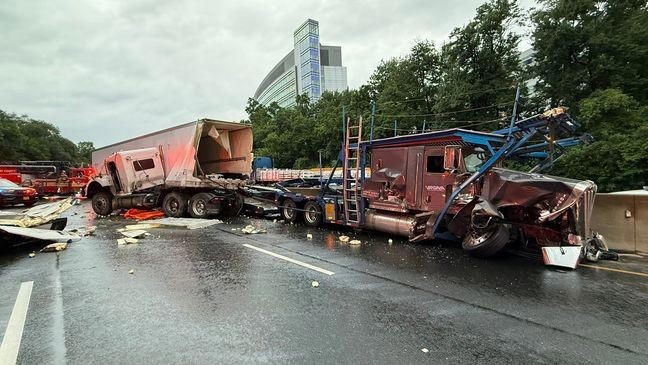 Crash involving 2 tractor-trailers shuts down part of I-495 Inner Loop in Montgomery Co.