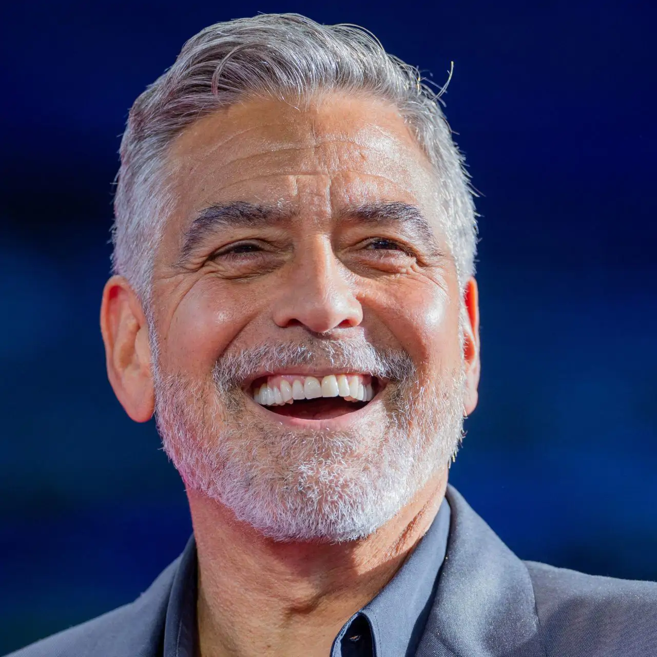George Clooney: "Llevo 25 años cortándome el pelo yo mismo, me compré ...