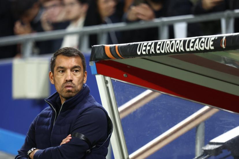 Giovanni Van Bronckhorst nommé entraîneur-adjoint d'Arne Slot à ...