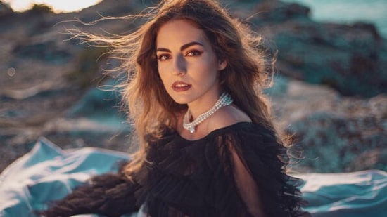 Who is Kate Linn? Singer behind viral Spanish anthem Dame Un Grrr