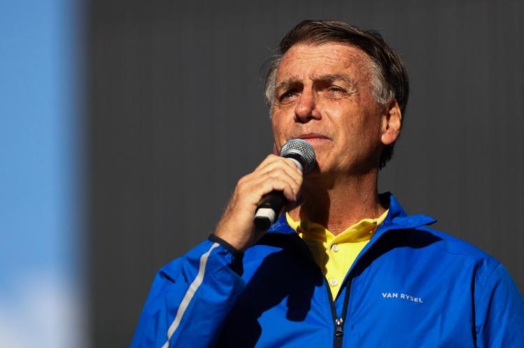 L’ex-président brésilien Jair Bolsonaro annule ses engagements en ...