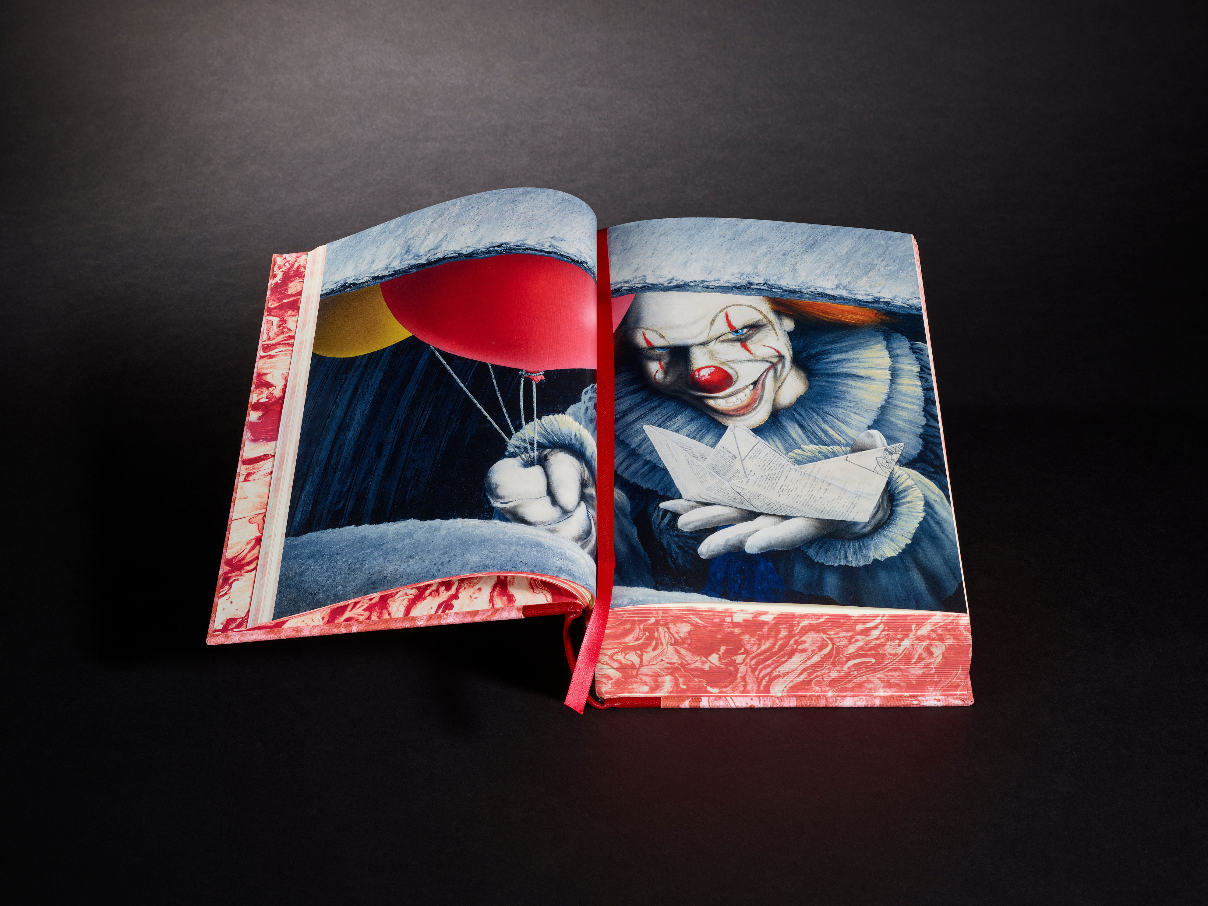 The Folio Society's IT by Stephen King - Image Gallery