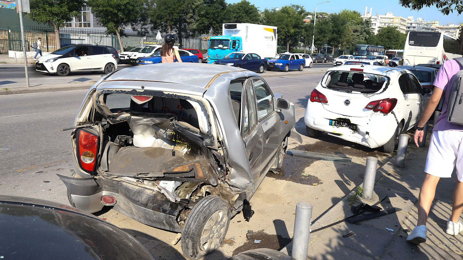 Γιατί η σκηνή ενός τροχαίου ατυχήματος μαγνητίζει το βλέμμα μας;