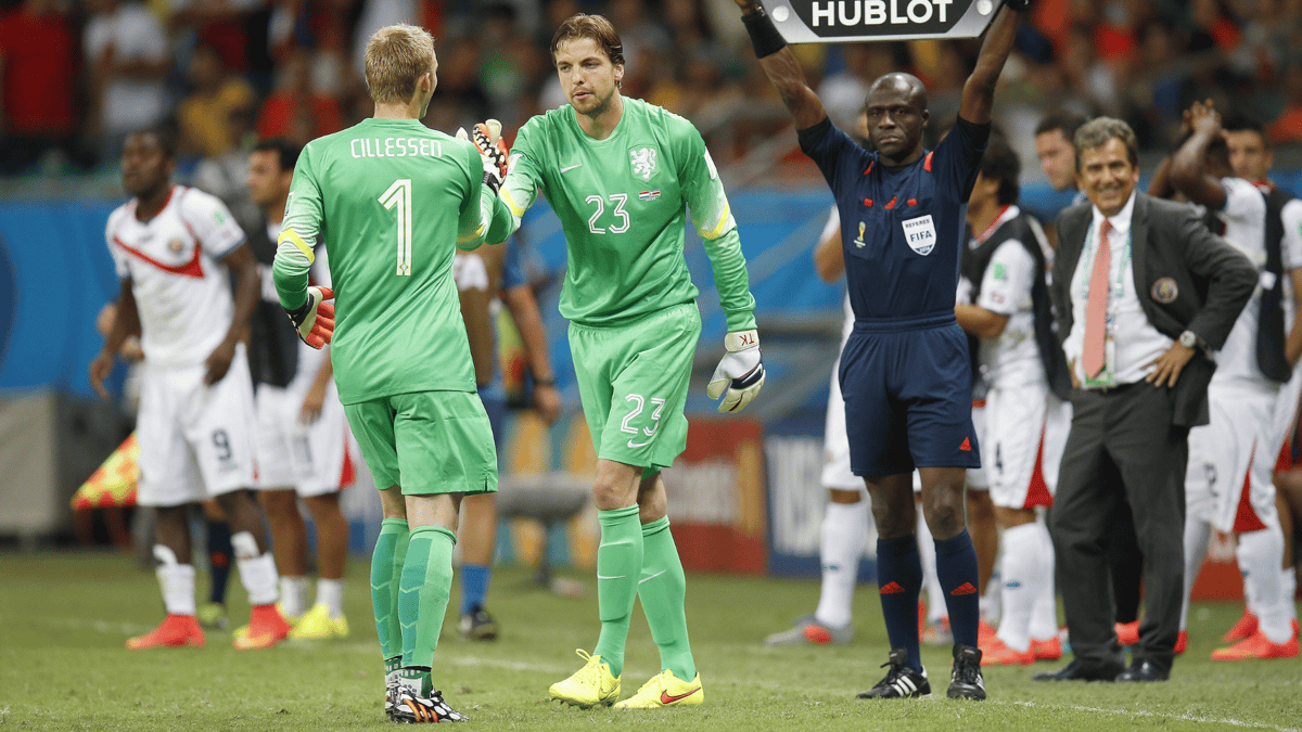 Hoe kroonde Tim Krul zich tot nationale held tijdens WK 2014? Hij ...