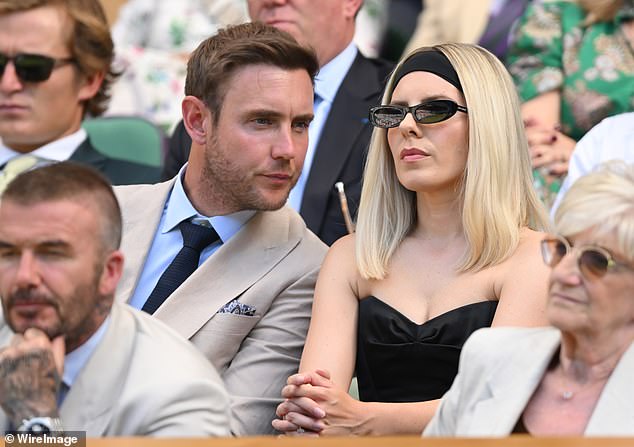 Stuart Broad opens up on his 'awkward' handshake exchange with David ...