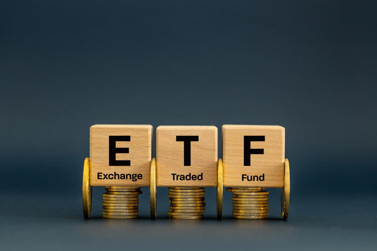 ETFs extend their historic inflow streak to 82 months