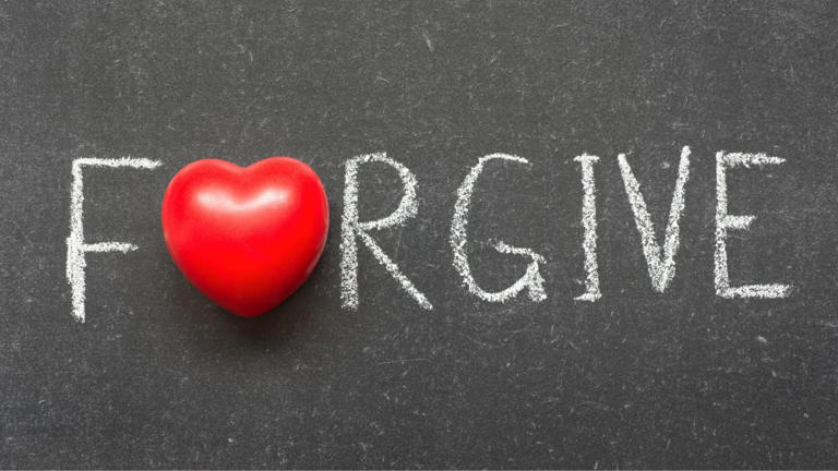 7 Forgiveness Phrases To Share With Someone, According to a Therapist