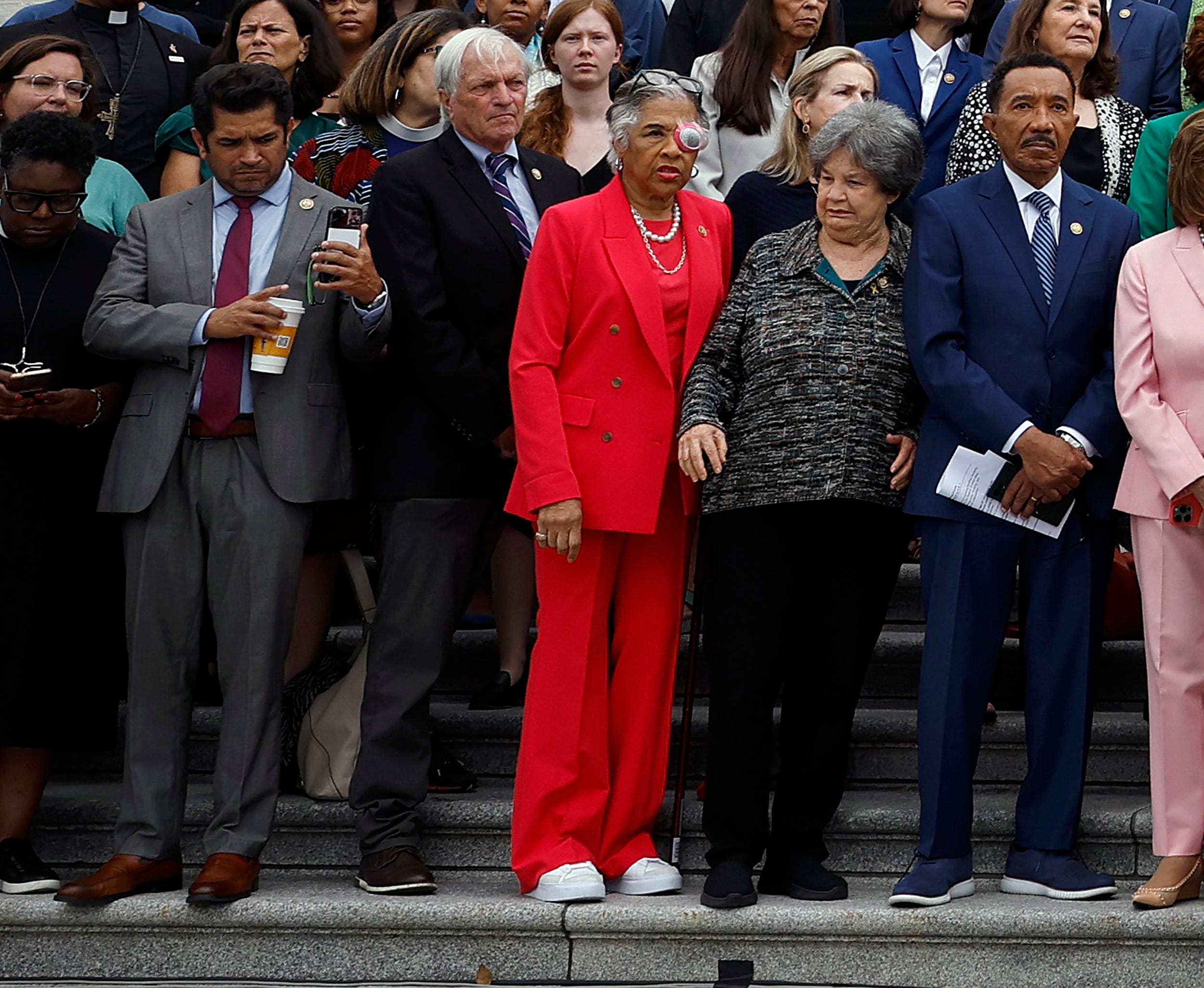 Rep. Joyce Beatty returns to Capitol Hill wearing eye covering for Big ...