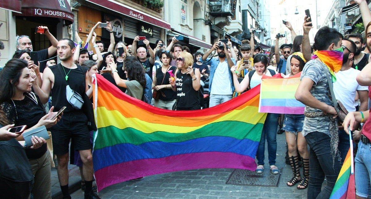 Istanbul Pride Ends in Mass Arrests as LGBTQIA+ Protesters Defy Ban