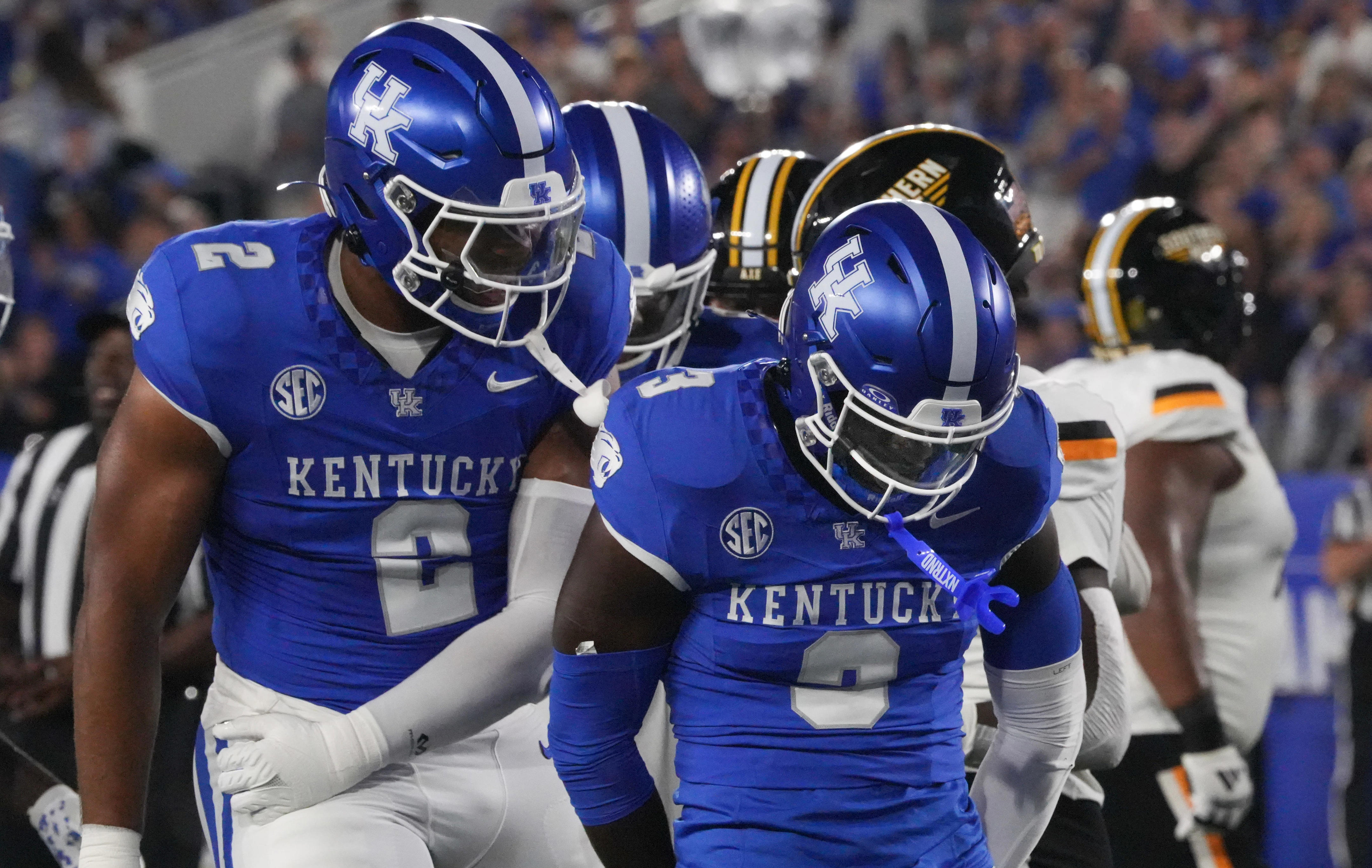 Which Kentucky LB made the Butkus Award's preseason watch list?